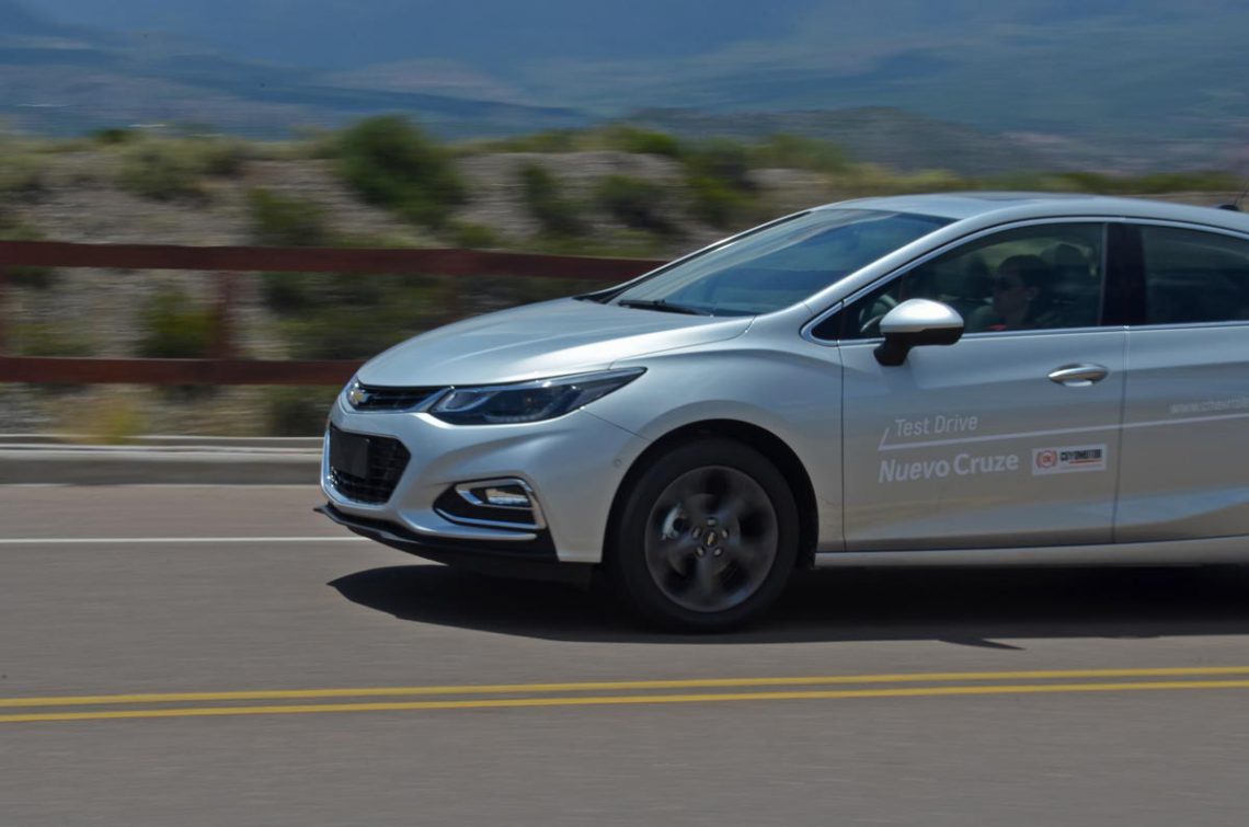 Testeamos el nuevo Chevrolet Cruze hatch y le pusimos esta nota