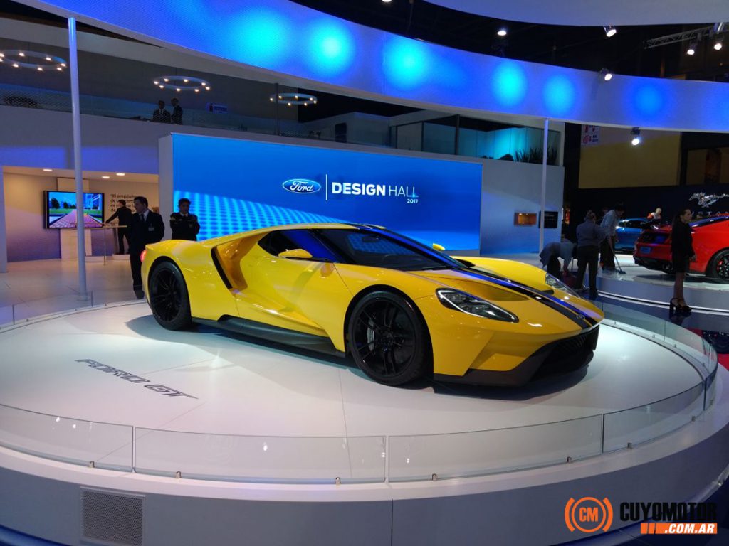 Poderoso y con lo último en tecnología, conoce en detalle al Ford GT