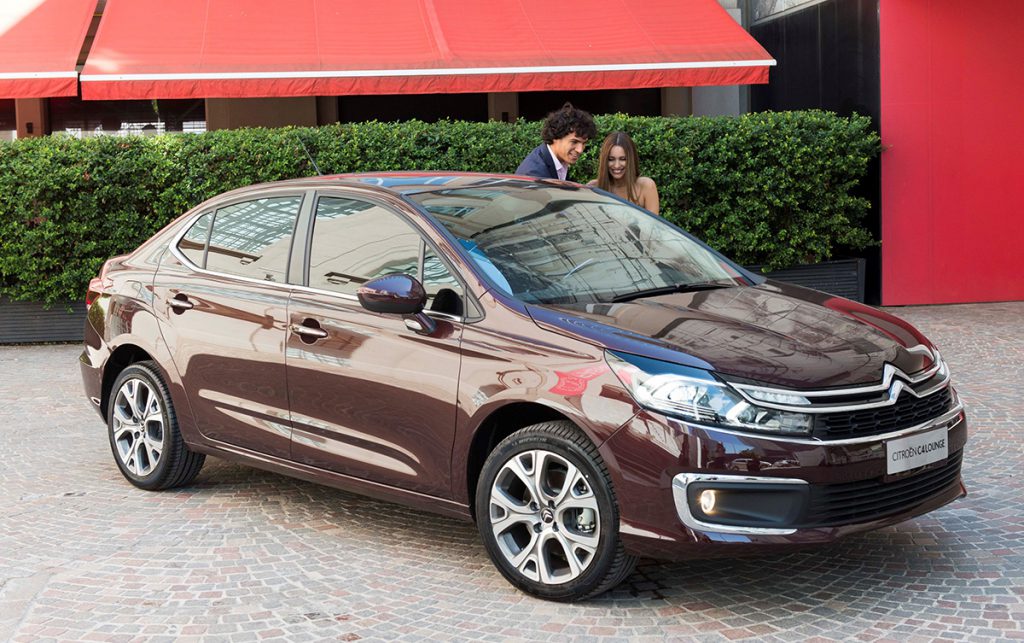 Con estos precios y versiones, Citroën presentó el restyling del C4 Lounge