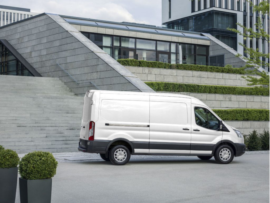 Ford Transit: con más versiones y venta directa. Desde 797 mil pesos
