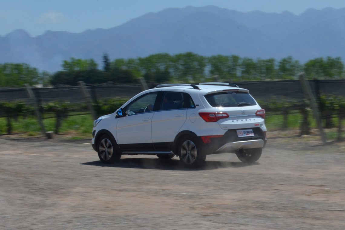 Prueba en Mendoza al SUV chino más competitivo: Baic Senova