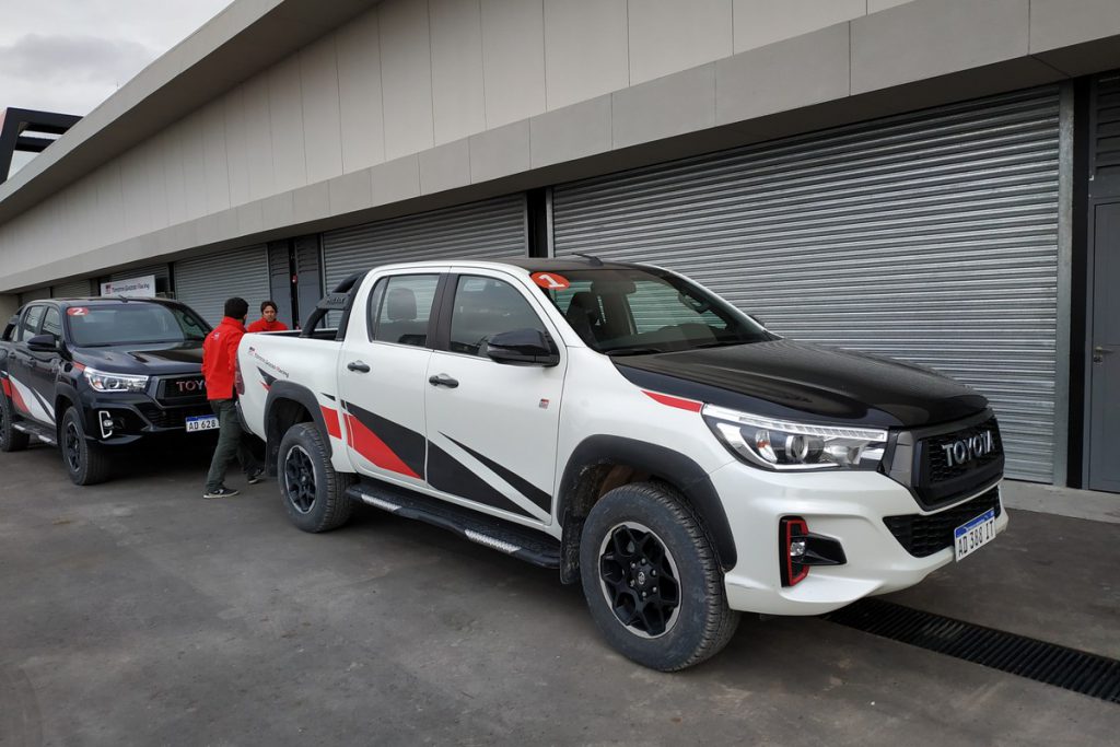 Ford Ranger Raptor vs Toyota Hilux GR Sport: pelea de titanes|Ford ...