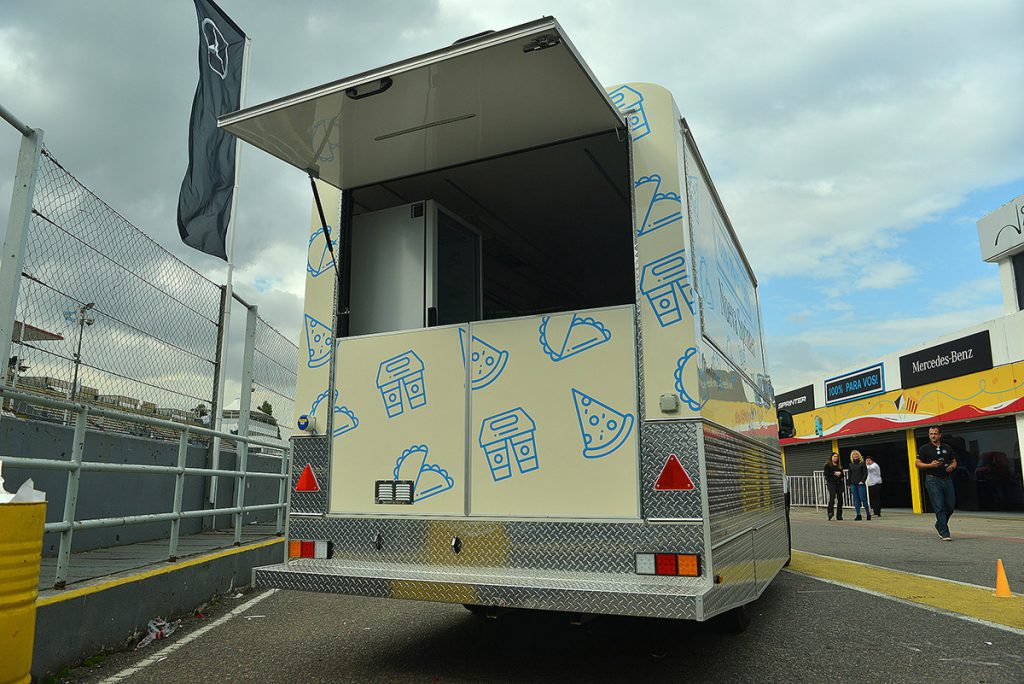 Mercedes presentó la versión Food Truck de Sprinter con este precio