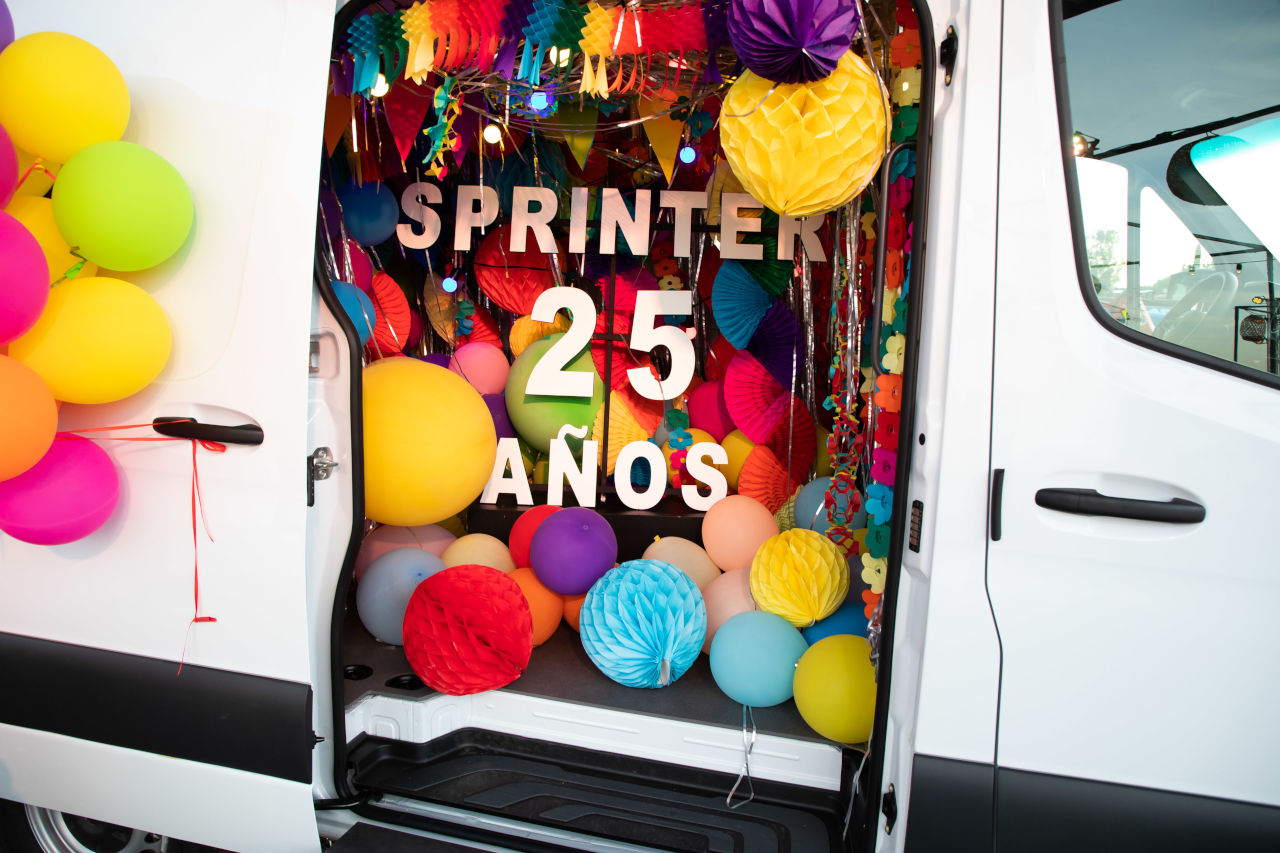 Mercedes-Benz festejó el cuarto de siglo de la Sprinter en Argentina
