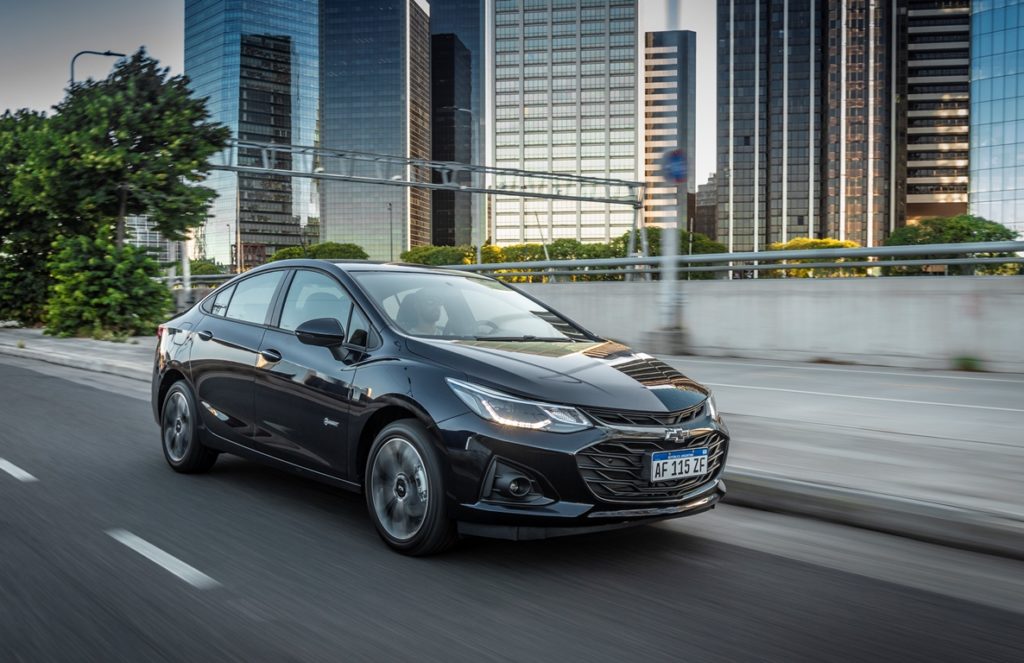 Lanzamiento: la marca del listón dorado presenta el Chevrolet Cruze RS ...