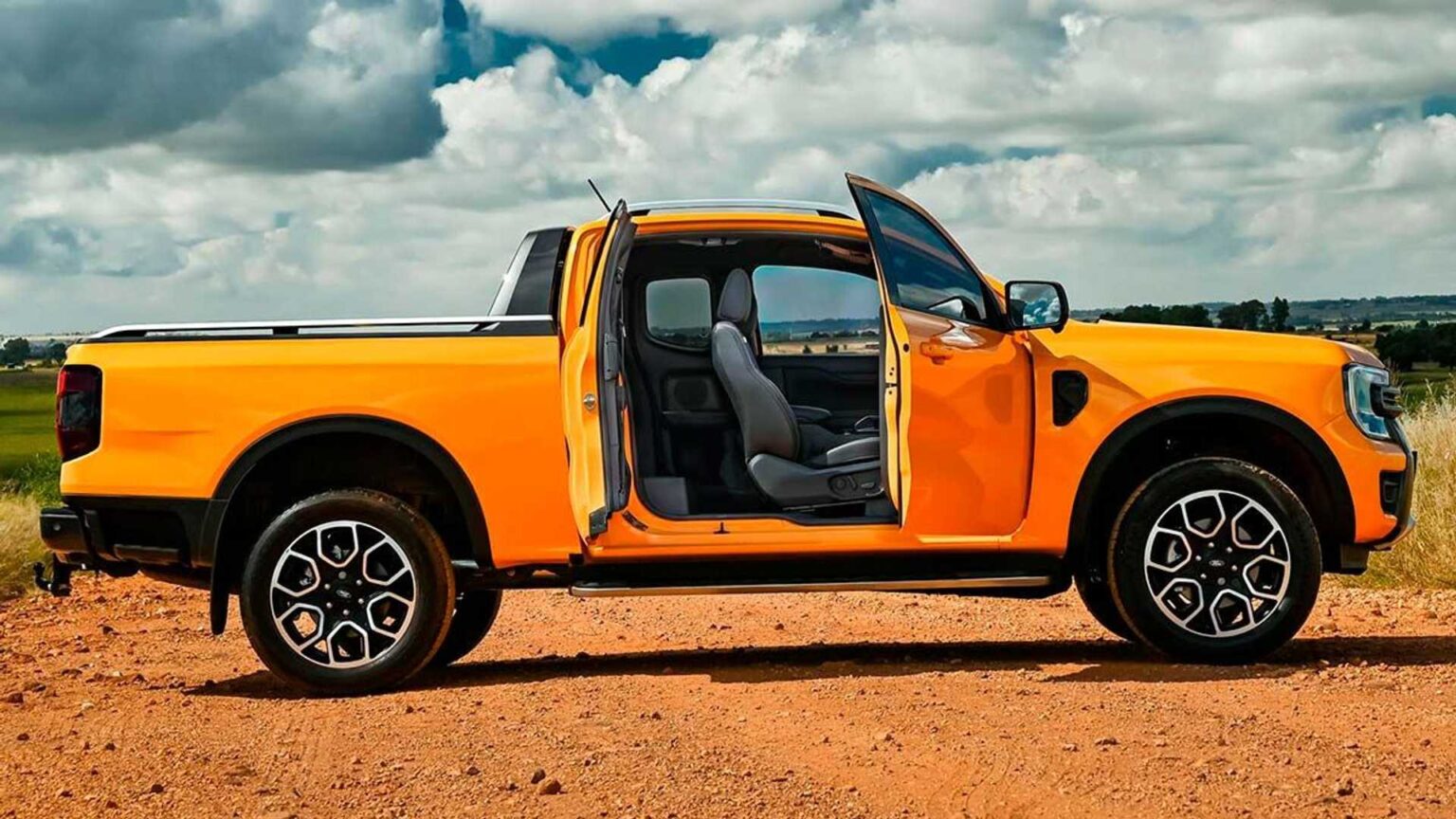 La nueva Ford Ranger 2024 con cabina extendida Supercab