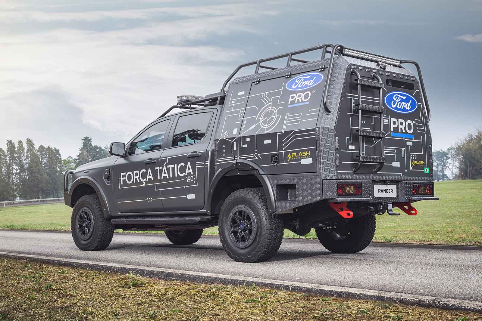 Ford presenta las imponentes versiones tácticas de la Ranger y el Transit