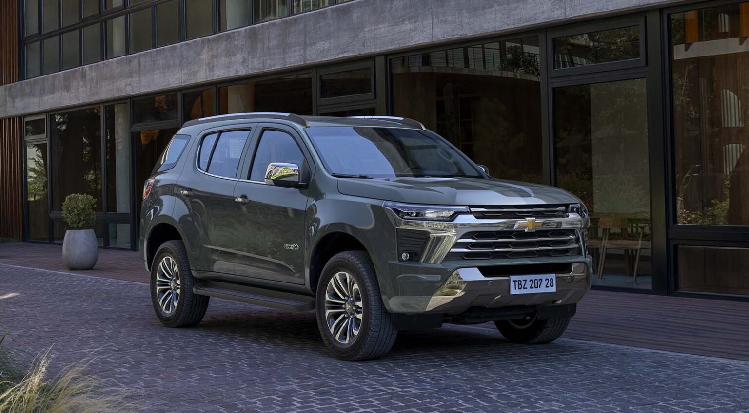 Nueva Ford Everest: frente a Trailblazer y Toyota SW4