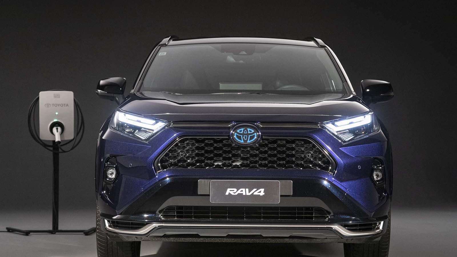 RAV4 híbrido enchufable: Toyota presenta al renovado SUV en Brasil