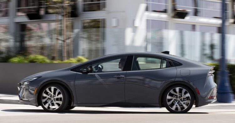 Toyota Prius: así es el modelo renovado que llega en 2025