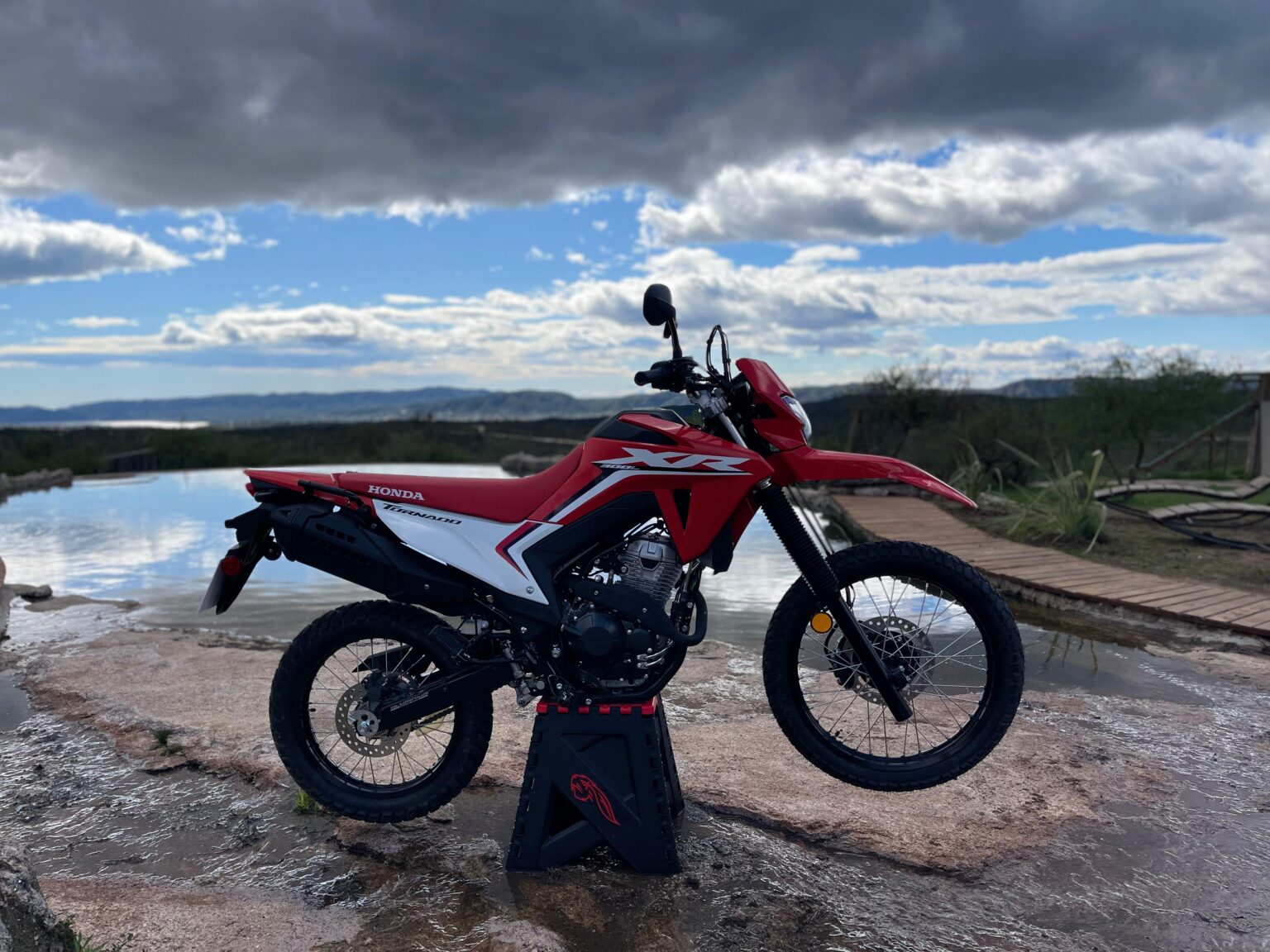 Honda XR300L Tornado: precio hasta terminar el mes