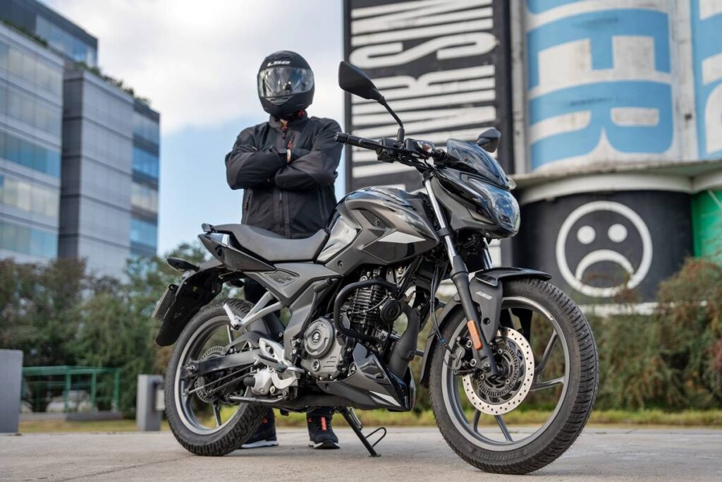 Precio de la nueva Bajaj Rouser P150 en diciembre