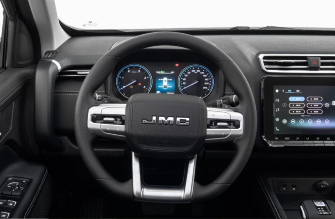 JMC Grand Avenue: llegó al país la copia de F-150 y Raptor