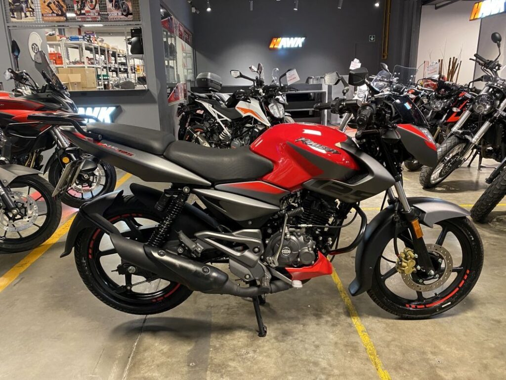 Cuánto cuesta una Bajaj Rouser 125 para cerrar junio 2025