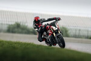 Nueva Rouser NS400z ¿qué ofrece y cuánto cuesta la renovada naked Bajaj?