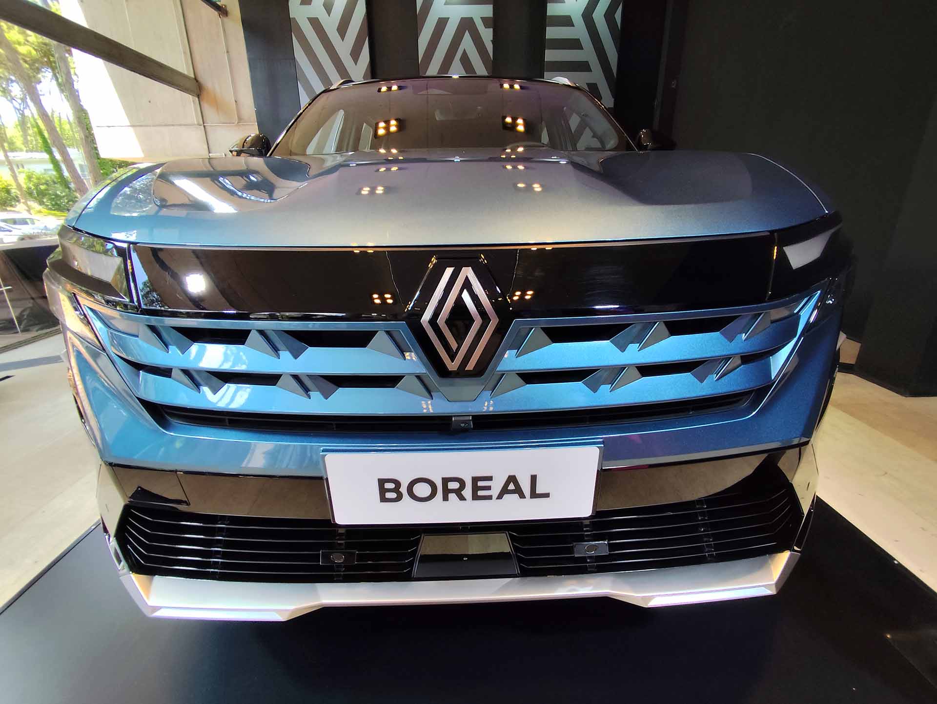 El Renault Boreal se presenta desde la costa argentina